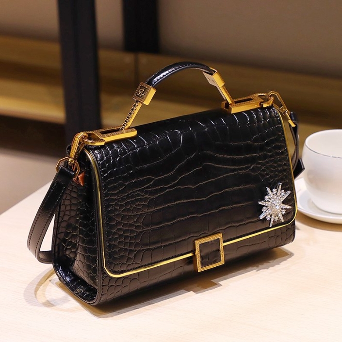Reasons Handbag Is a Perfect Christmas Gift for Your Partner