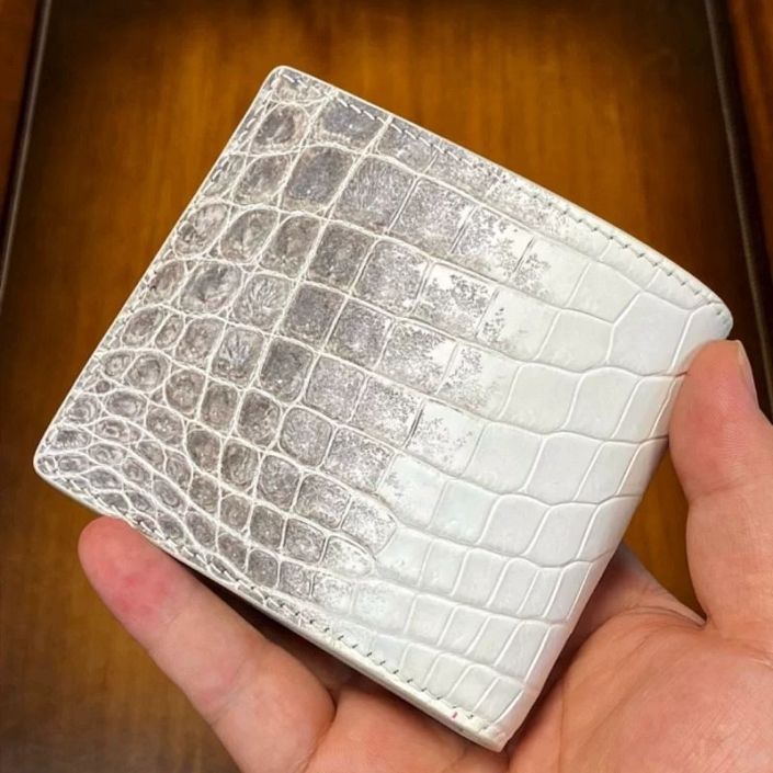 Why Select Different Colors of Wallets?